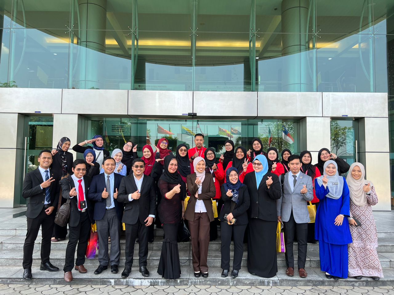 LAWATAN KERJA WARGA JKKKP KE COMMUNICATIONS DEPARTMENT UITM SHAH ALAM ...