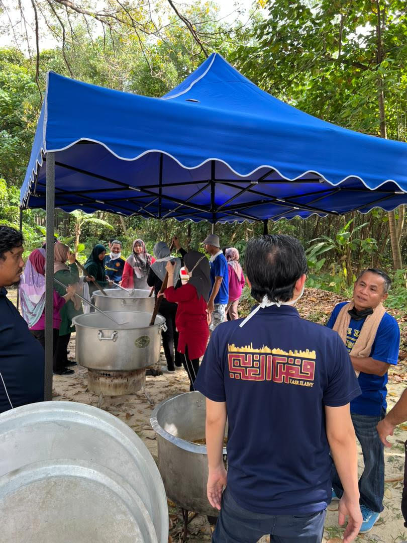 Program memasak dan mengedar bubur lambuk sempena Bulan Ramadan ...